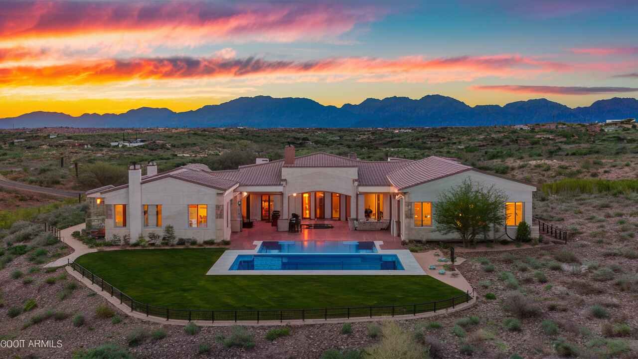 Discover Marvels Of $4.5 Million kliff kingsbury House In Arizona ...